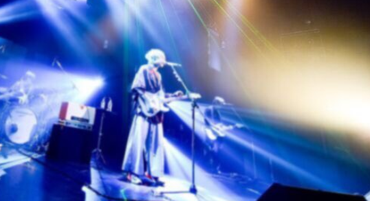 【歌い手】Eveの素顔に迫る！過去に顔出しをしていた！？服や年齢などを解説！ | ペンタニュース